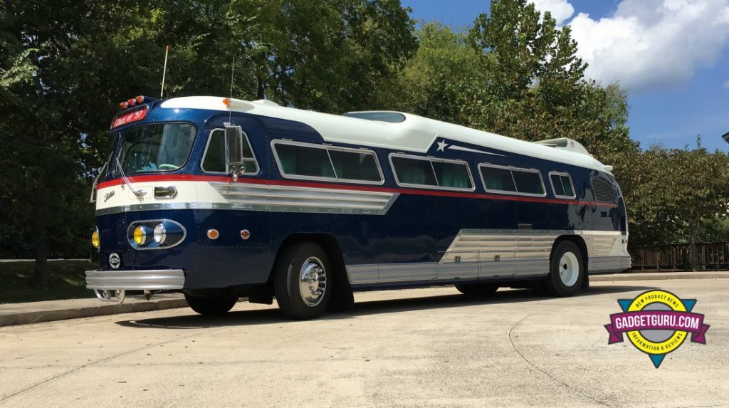 The Gadget Guru – Vintage Flxible Starliner Vintage Bus Brings Happy ...